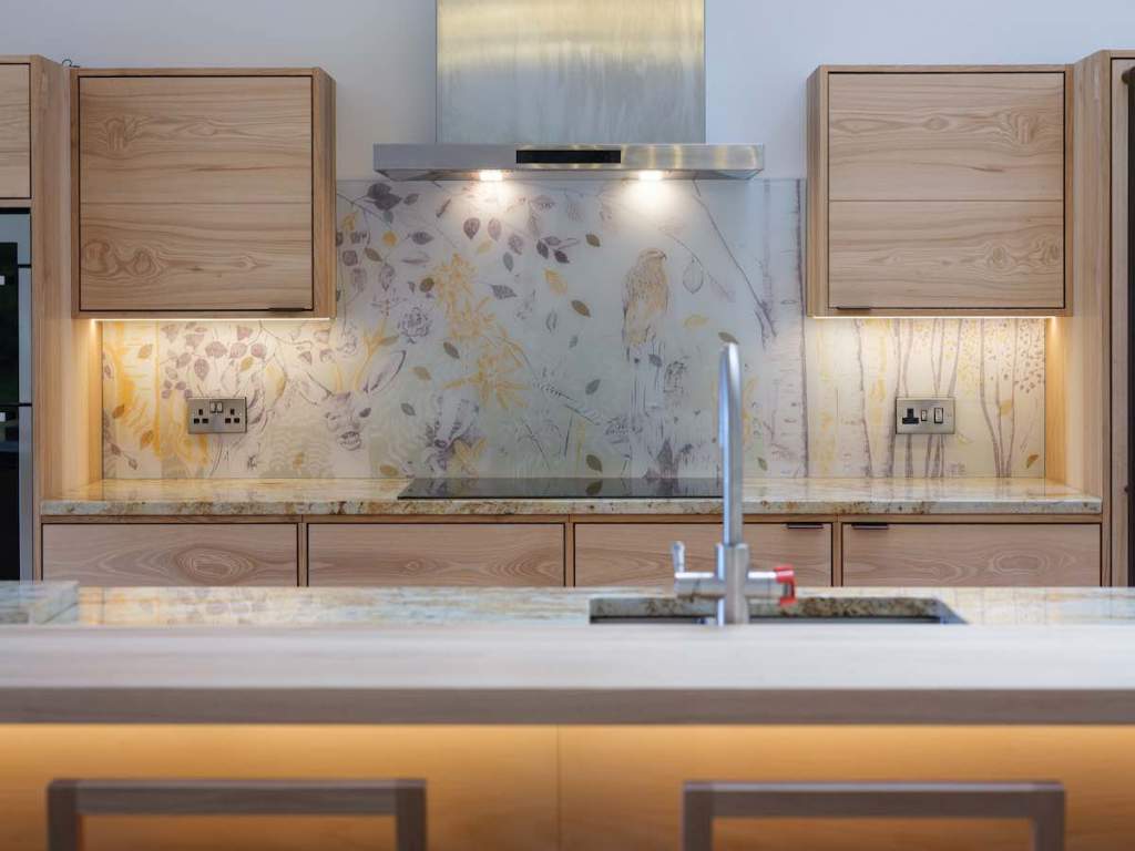 Custom Cooker Splashback Designs to Update your Kitchen - Emma Britton