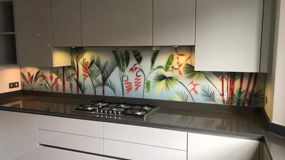 Use an Up-Stand with your Glass Splashback or not? - Emma Britton